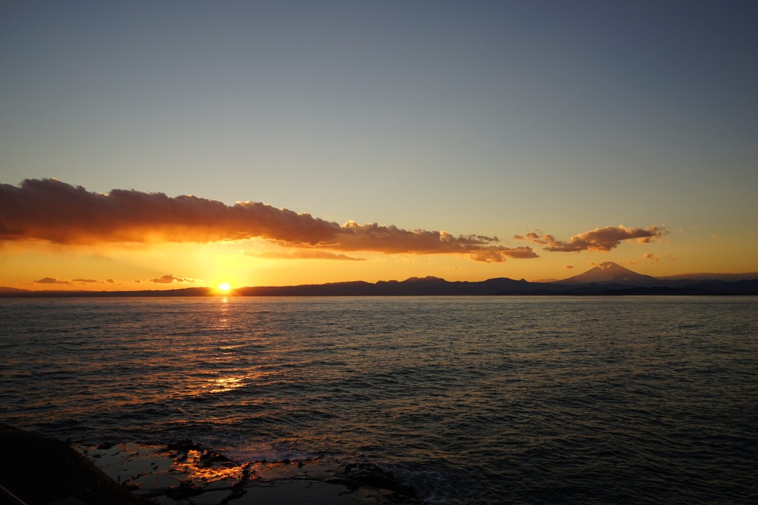 Sunset with Mt. Fuji from Enoshima – Yohei.Photography